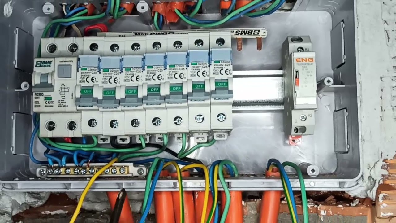 تركيب وتوصيل القواطع الكهربائية # installation facilement un tableau électrique de répartition